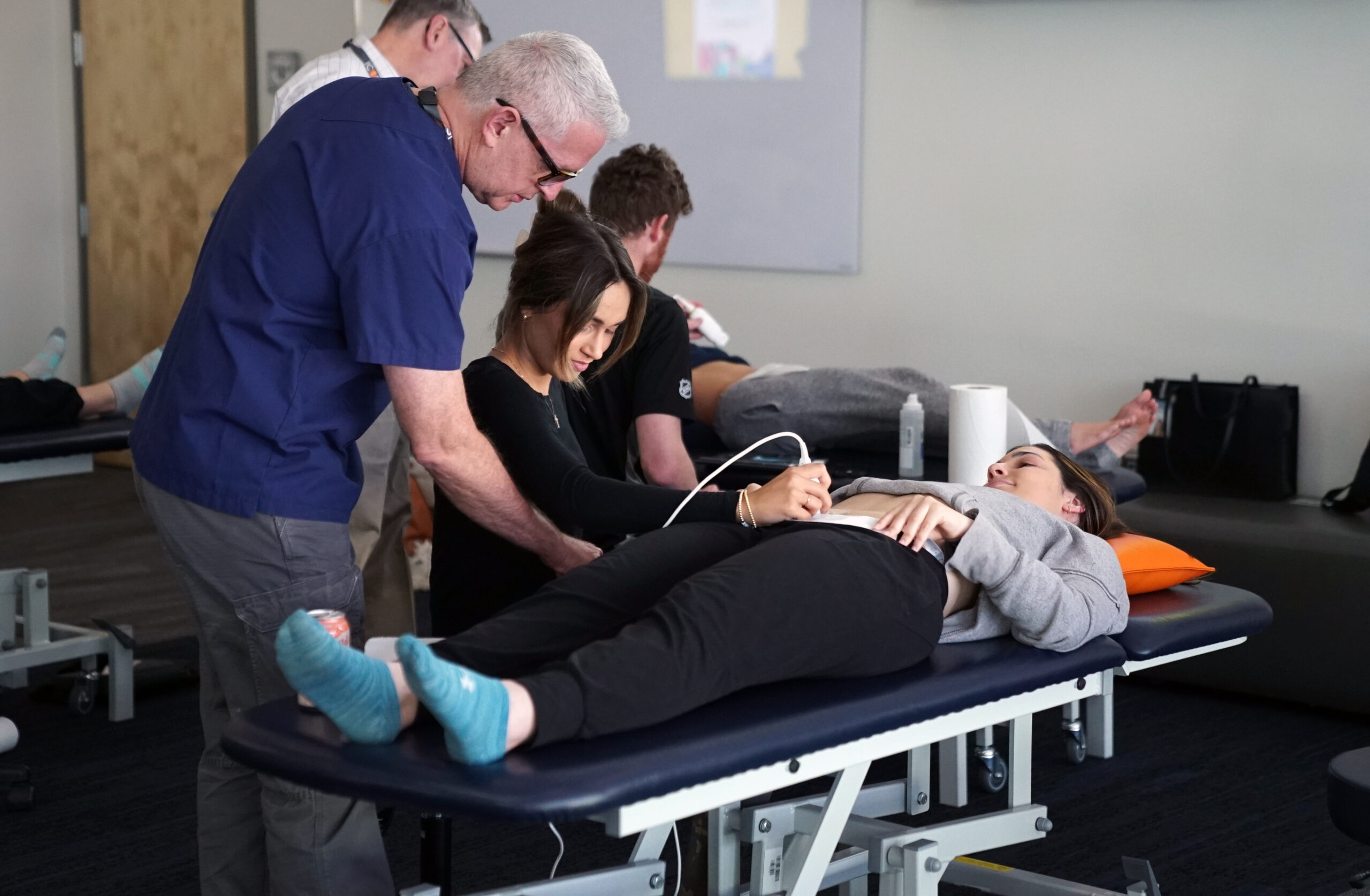 Students Sharpen Skills in Ultrasound Elective Course | ICOM